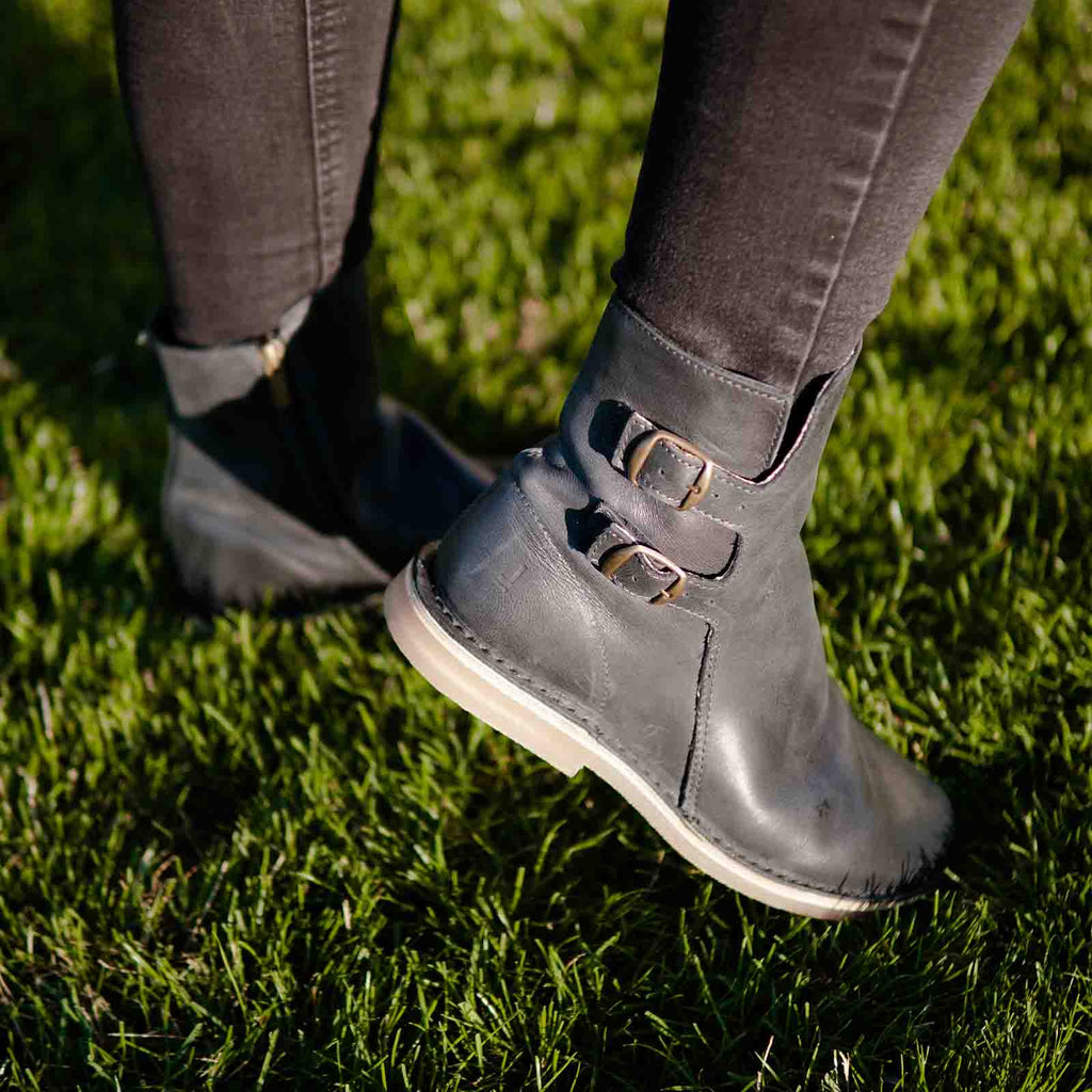 Buckle Anthracite – JANCARIK